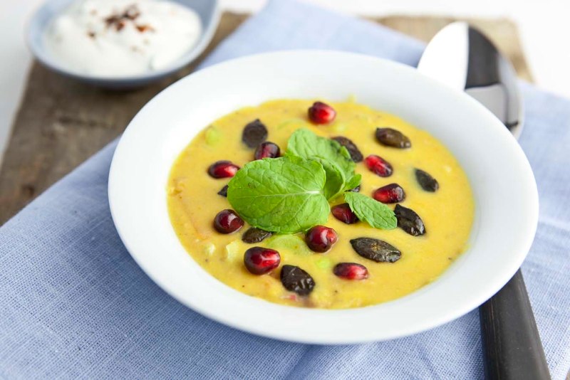 Linssoppa med sting – Maria Helander